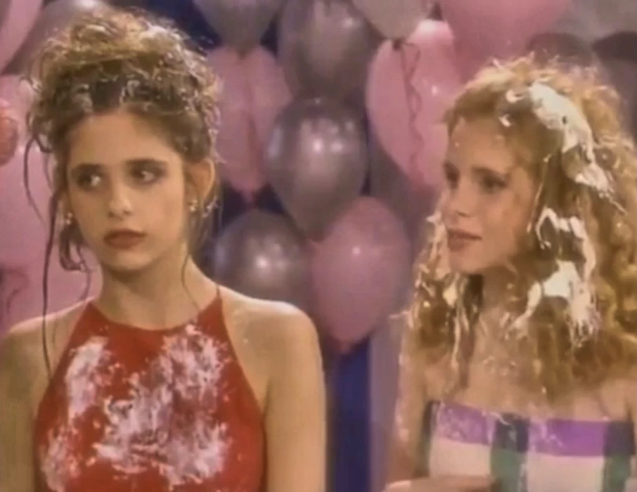 32 Swans Crossing Cast Birthdays - Mustang